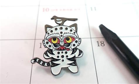 호작도 속 ‘까치와 호랑이 K해학 업고 지금도 통하였노라[김미경의 문화유산 뮷즈가 되다]