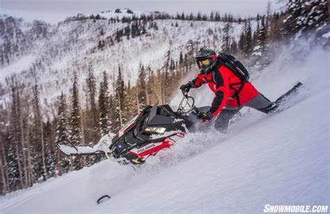 2016 Polaris Snowmobile Lineup Preview