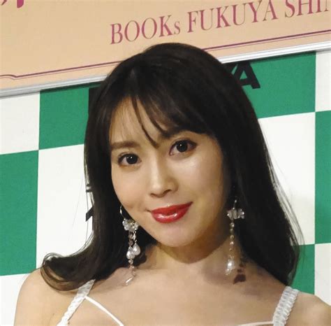 伝説の『ホタテ水着』上回る『アサリ水着』…森咲智美がカレンダーで『武田久美子超え』アピール R Newsokunomoral