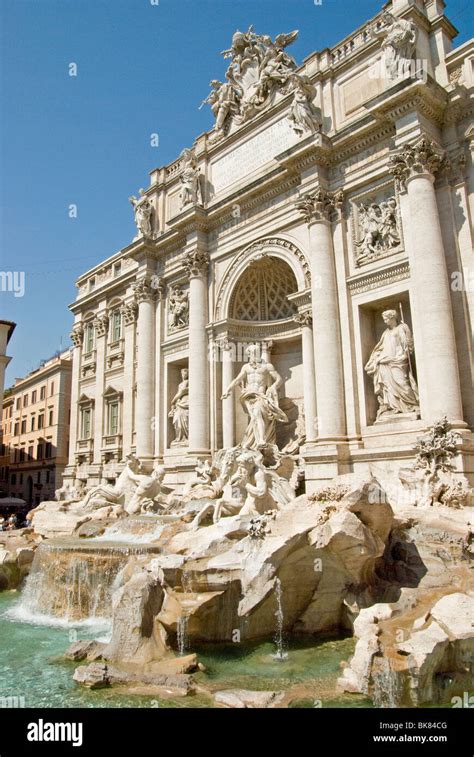 The Trevi Fountain Stock Photo Alamy