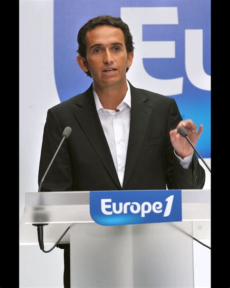 Photo Alexandre Bompard Lors De La Conférence De Presse Deurope 1 En