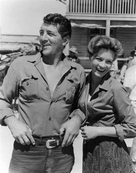Dean Martin And Angie Dickinson On The Set Of Rio Bravo 1959 902×1