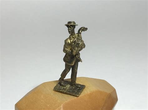 Статуэтка из бронзы фигурка из бронзы статуэтка паниковский скульптура из бронзы фигурка