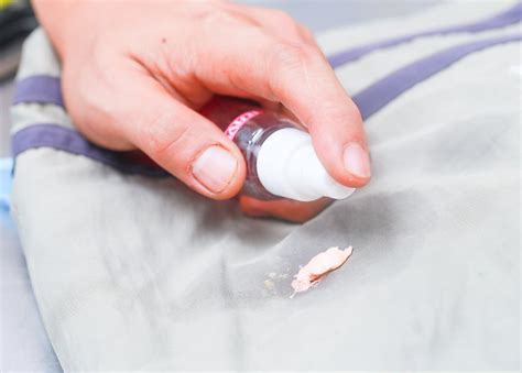 Easy Ways To Remove Gum From Clothes Stillunfold
