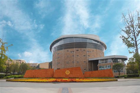 上海建桥学院学费每年是多少钱(附全部专业学费学制一览表) 大考100 上海建桥学院学费每年是多少钱(附全部专业学费学制一览表) 大考100