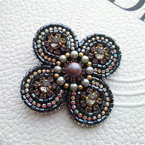 На данном изображении может находиться: ювелирные изделия | Brooch ...