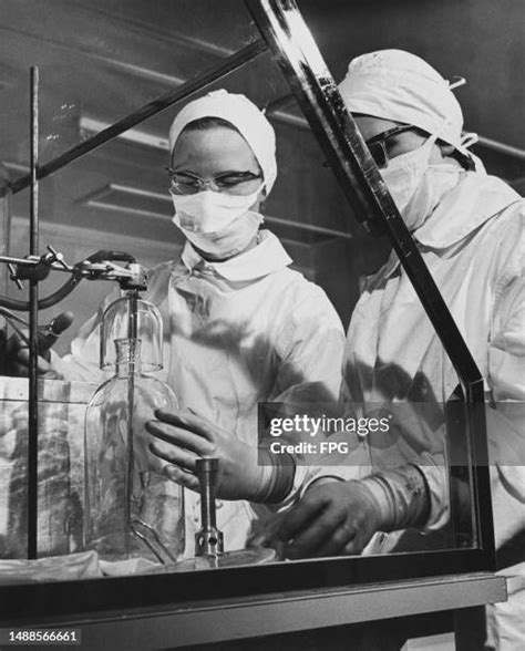 Adult Laboratory Experiment Female Photos And Premium High Res Pictures Getty Images