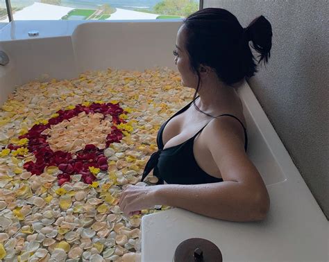 Tante Ernie Bikin Gagal Fokus