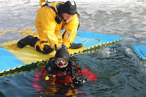 Dive Into Public Safety Divers Tribute To Underwater Heroes Shenzhen Zhilan Technology Co Ltd