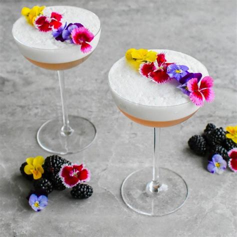 Flowers Edible Garnishes At Carmen Holbrook Blog