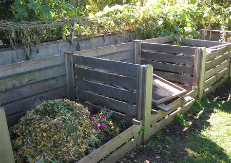 setting up a three bin compost system fine gardening