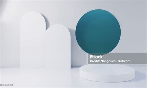 3d 배경 흰색 배경에 파란색 원으로 장식 된 제품 또는 화장품 쇼케이스를위한 흰색 실린더 최소 연단 0명에 대한 스톡 사진 및 기타 이미지 Istock