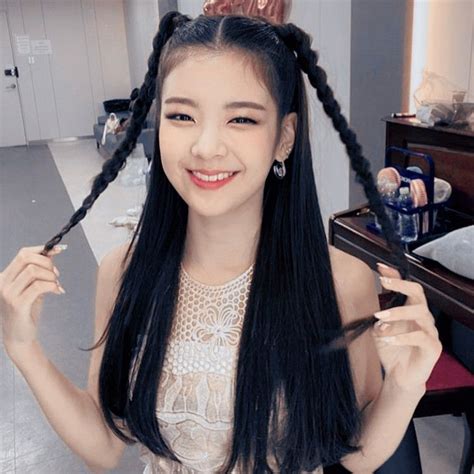 Lia Itzy Hair Styles Hair Hair Wrap