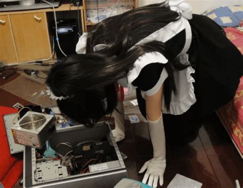 pictured avg linux user fixing thier pc r linuxmemes