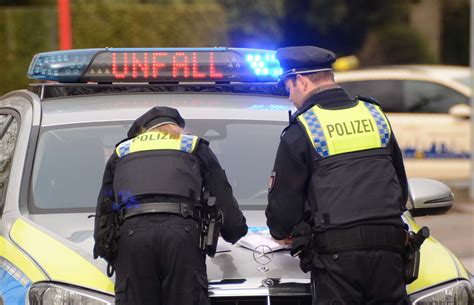 Hamburg Rennen Zwischen Smart Und Mercedes Drei Verletzte Mopo