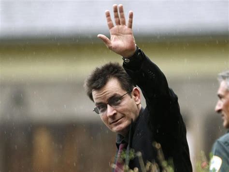 Чарли Шийн с нова булка Хай Клуб