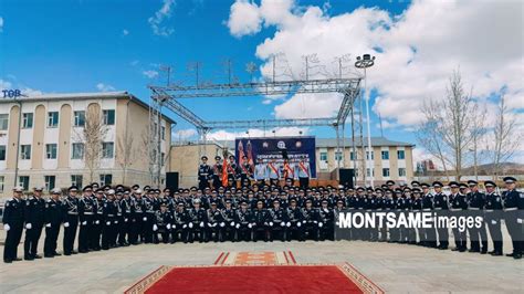 Цагдаагийн албаны болон дотоодын цэргийн байлдааны тугийг аялуулж хүндэтгэл үзүүллээ