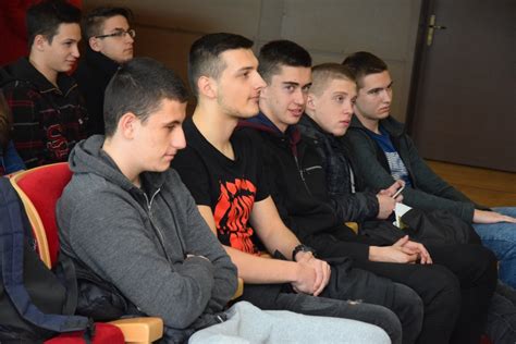 УНСС Сертификати за победителите в Националното състезание по приложна информатика