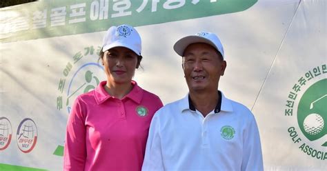 북한 혼성복식경기에서 우승한 김수련 김종철 선수