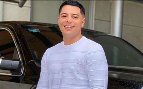 Eduin Caz Cuenta Qué Hace Con Su Fortuna No Compra Autos Lujosos