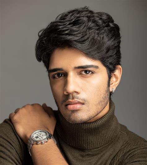 yadu krishna crizaze models