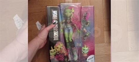 Кукла Монстер Хай Венера Макфлайтрап купить в Москве Хобби и отдых Авито