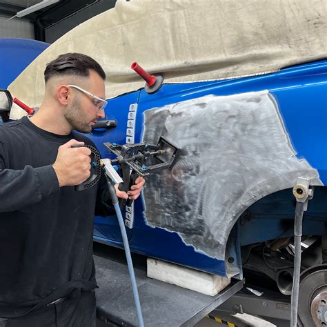 Aaron Kukic Ein Begeisterter Handwerker Auf Schwerer Mission