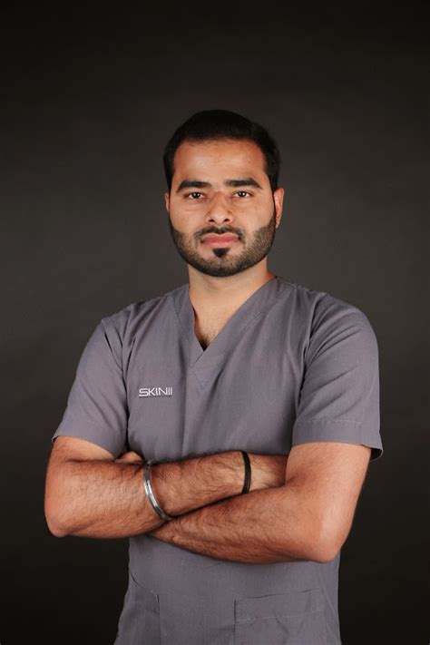 Gaurav Juneja Expert Hair Transplant Technician Skin111