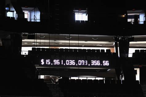 What S The Difference Between The U S Deficit And The National Debt HowStuffWorks