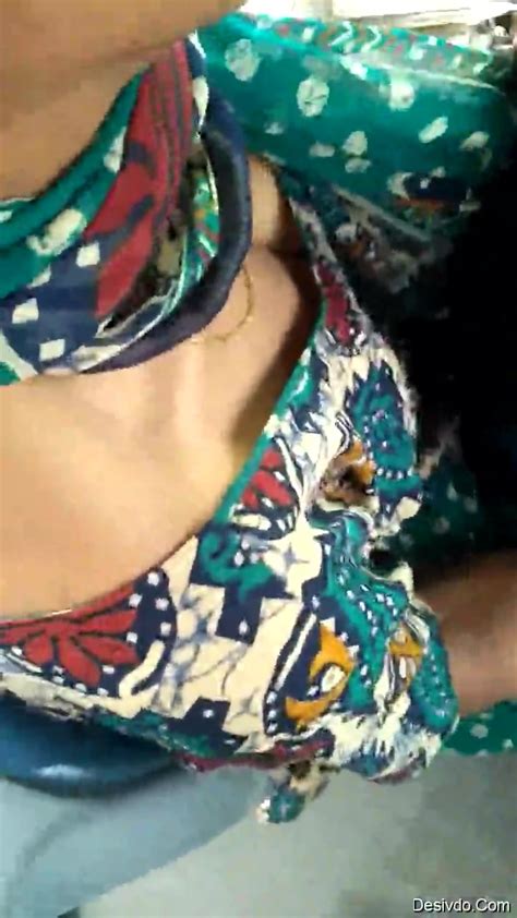 Cleavage 18 Bus