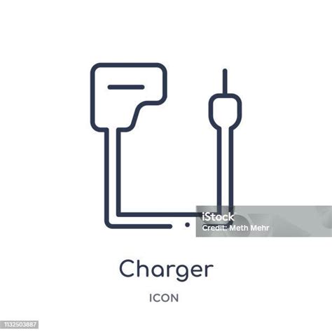 Electrian 연결 개요 컬렉션에서 선형 충전기 아이콘입니다 얇은 라인 충전기 벡터 흰색 배경에 고립입니다 충전기 유행 그림 0명에 대한 스톡 벡터 아트 및 기타 이미지