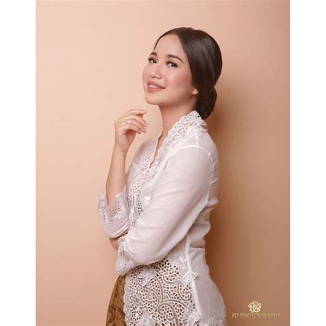 Wow Inilah Artis Semakin Cantik Pakai Kebaya Saat Hari Kartini Bikin Merinding