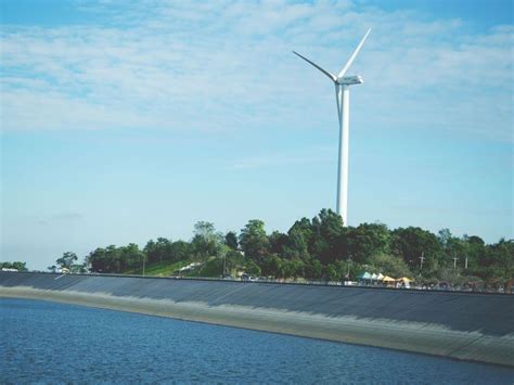 [talkatrip สนทนาท่องเที่ยว] จุดชมวิวกังหันลมอ่างเก็บน้ำเขายายเที่ยง อันนี้น่าสนใจแฮะ เห็น