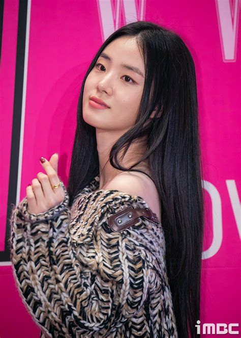 특급 신예 신시아 마녀2 프로모션차 일본行