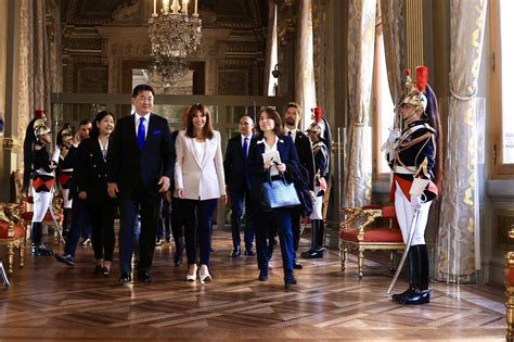 Ерөнхийлөгч У Хүрэлсүхэд Парис хотын Засаг дарга Анн Идалго бараалхлаа