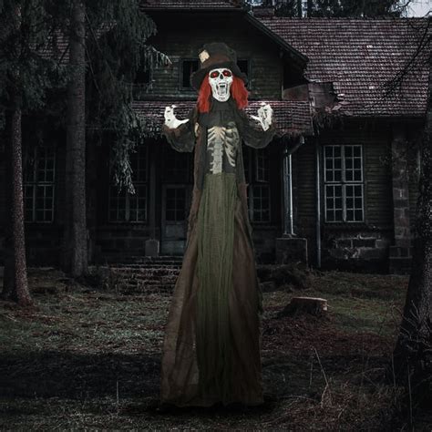 Homcom Halloween Zombie Animatronic Prop With Light Up Eyes