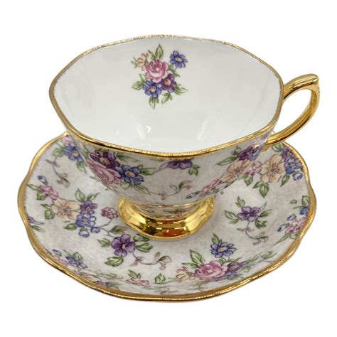 Royal Albert ロイヤルアルバート カップandソーサー 100周年記念 1940年代復刻 English Chintz｜トレファク