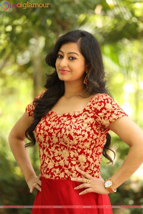 tejaswini actress photo image pics and stills 437132