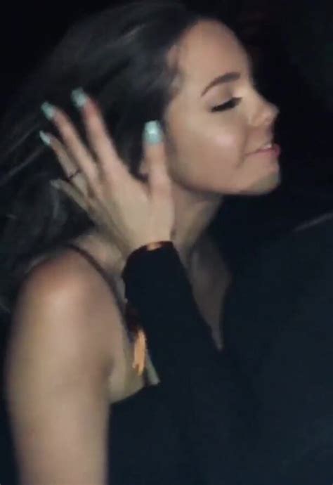 Slinguano In Discoteca Lesbiche Porche Amaporn
