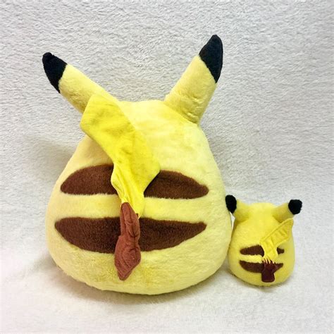 Pokemon Pikachu Vintage And Squeaky Plush Stuffed Toy Set Anime Merch