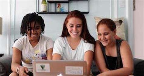 Vidcode Is Teaching Teens To Code By Letting Them Create Snapchat