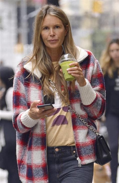 Elle Macpherson Goes Make Up Free In New York Daily Telegraph