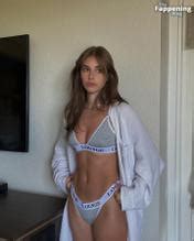 Eva Cudmore Sexy Shows Off Her Sultry Body And Attractive Figure In Various Photos Collection
