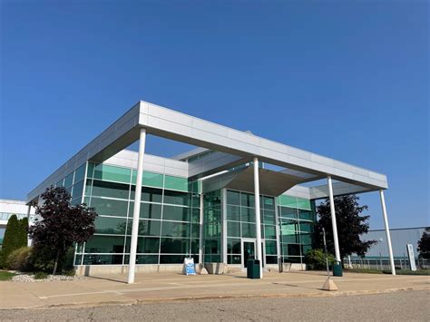 Gm Idles Chevy Traverse Buick Enclave Plant For Supply Issue