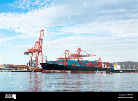 Shipping Container Being Loaded Hi Res Stock Photography And Images Alamy