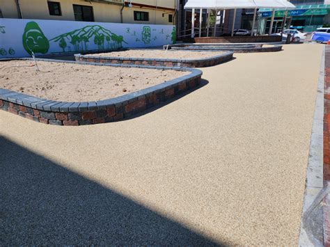 콩자갈수지포장상세보기 솔잎조경