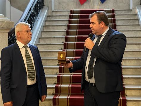 Министър Кирил Вътев Важно е да консолидираме агрохранителната верига от полето до масата