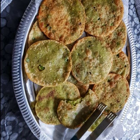 Dashofsalt Stuffed Mutter Puri Dashofsalt