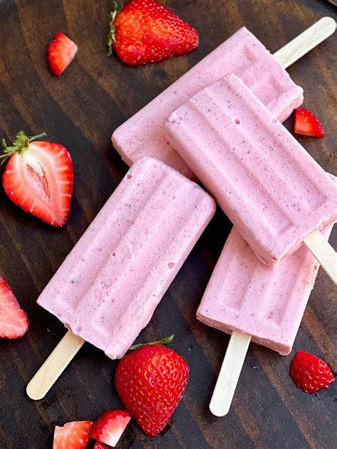Creamy Strawberry Paletas Stellanspice