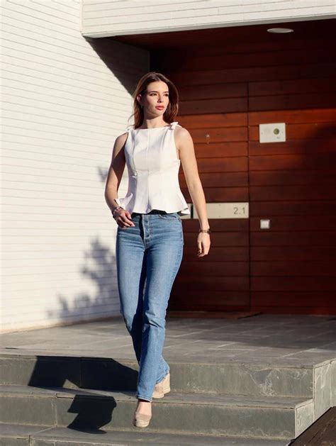 7 Potret Lara Doval Miss International Jerman 2025 Berbakat Idn Times